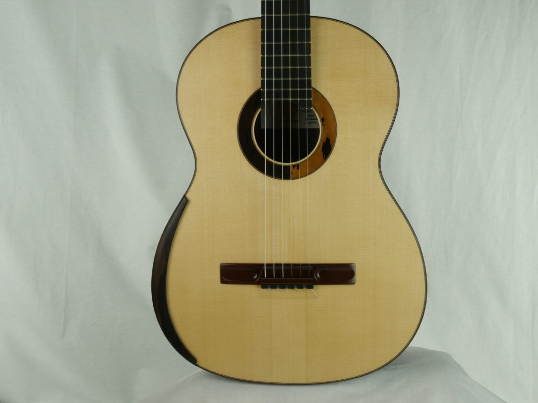 Hiroyasu Asakura barrage radial 2026 - Japon - Guitare classique luthier